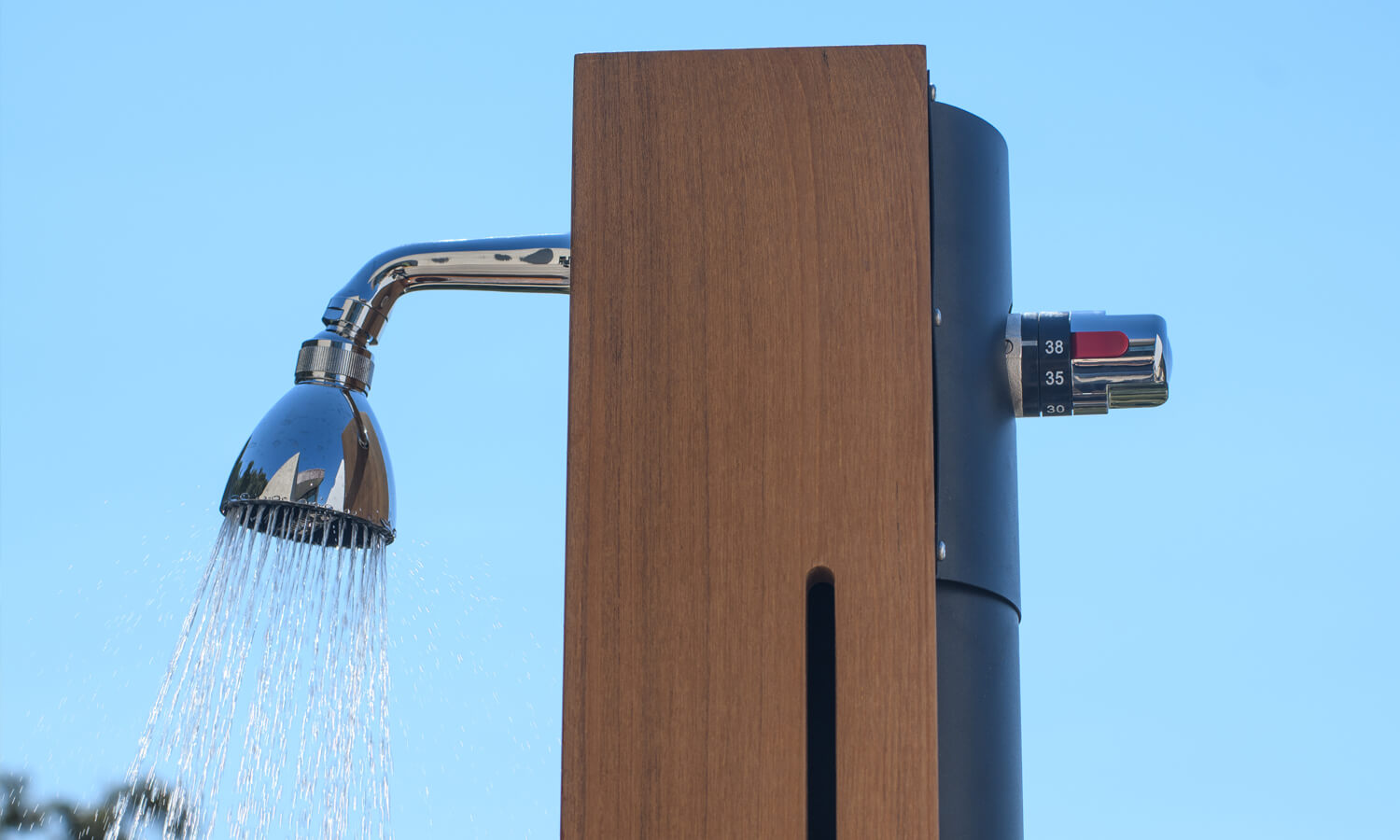 Eclipse solar shower | Luxury garden shower